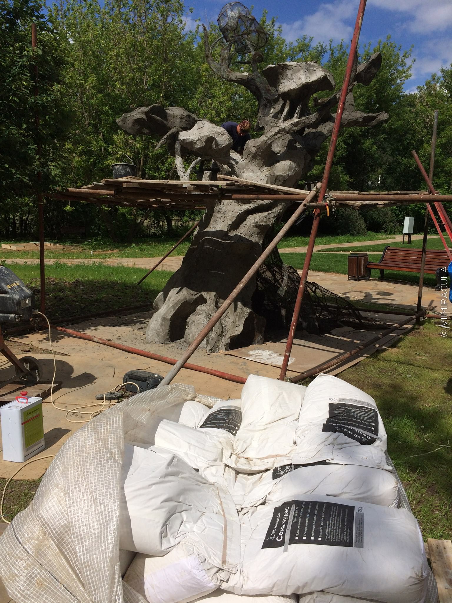 Trees made from architectural concrete — VII MIRACULA